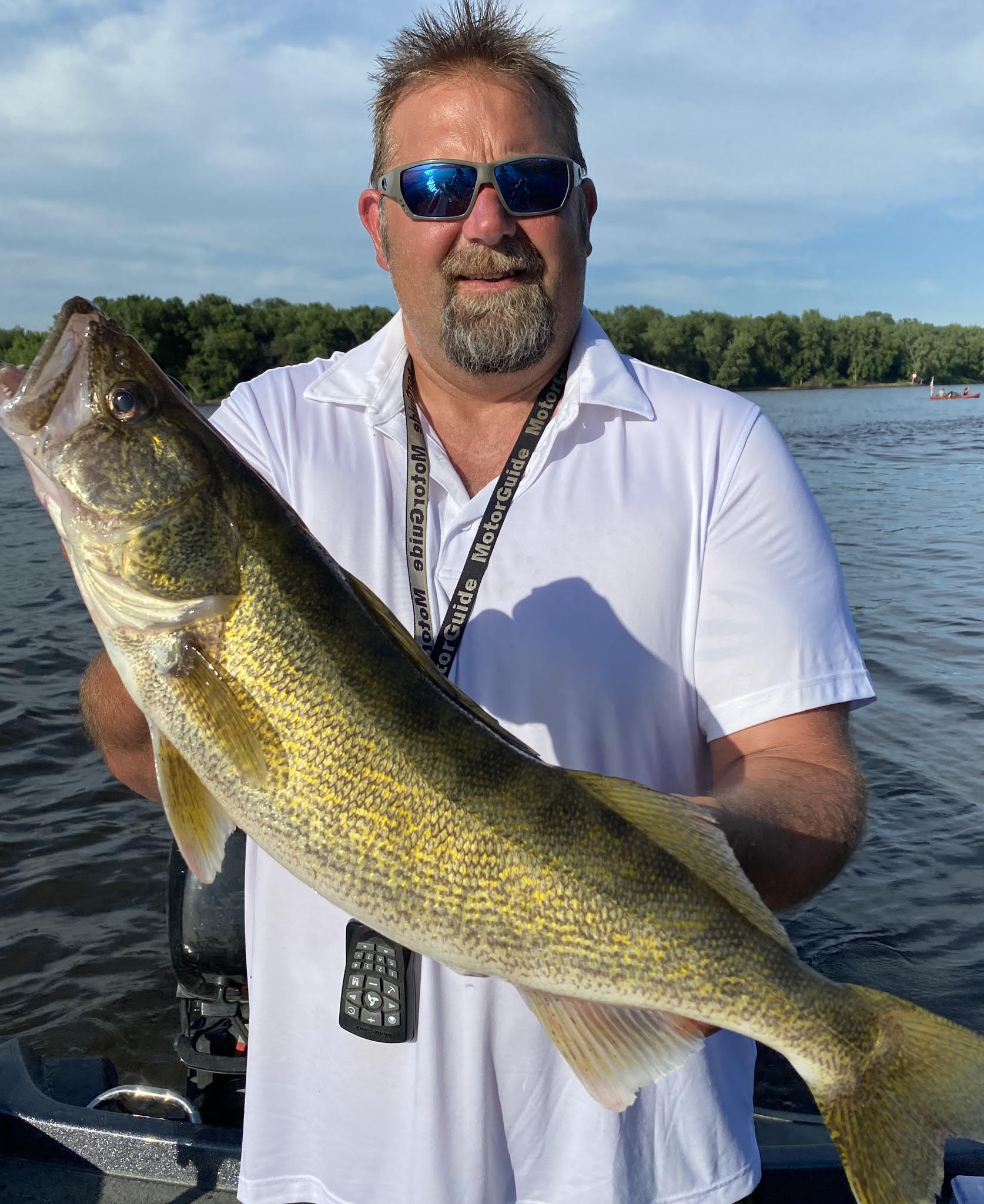 Working Wing Dams For Walleye with Jarrad Fluekiger - H2H Fishing